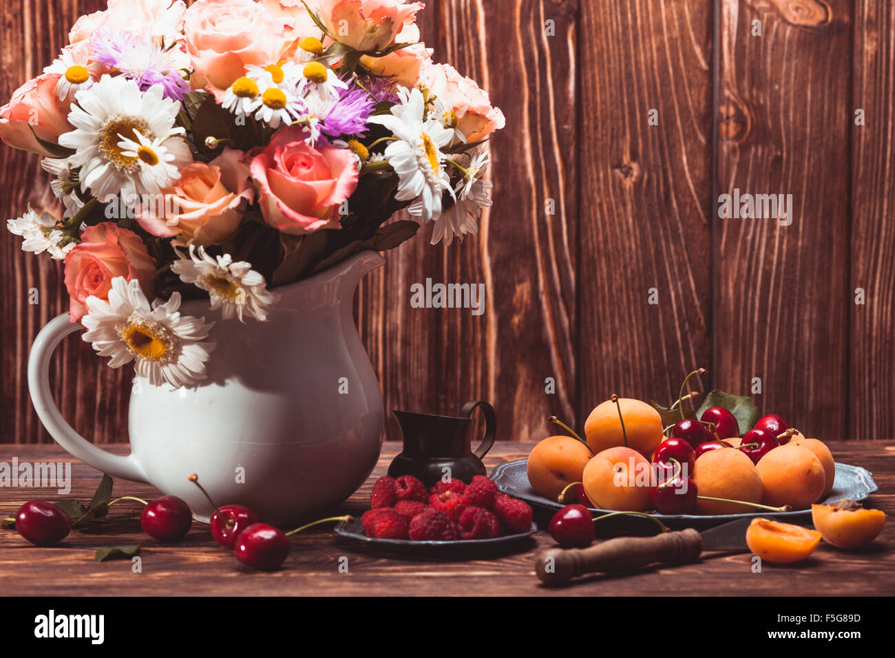 Summer still life Stock Photo - Alamy
