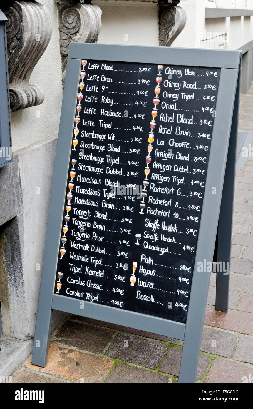 Pavement advertising hi-res stock photography and images - Alamy