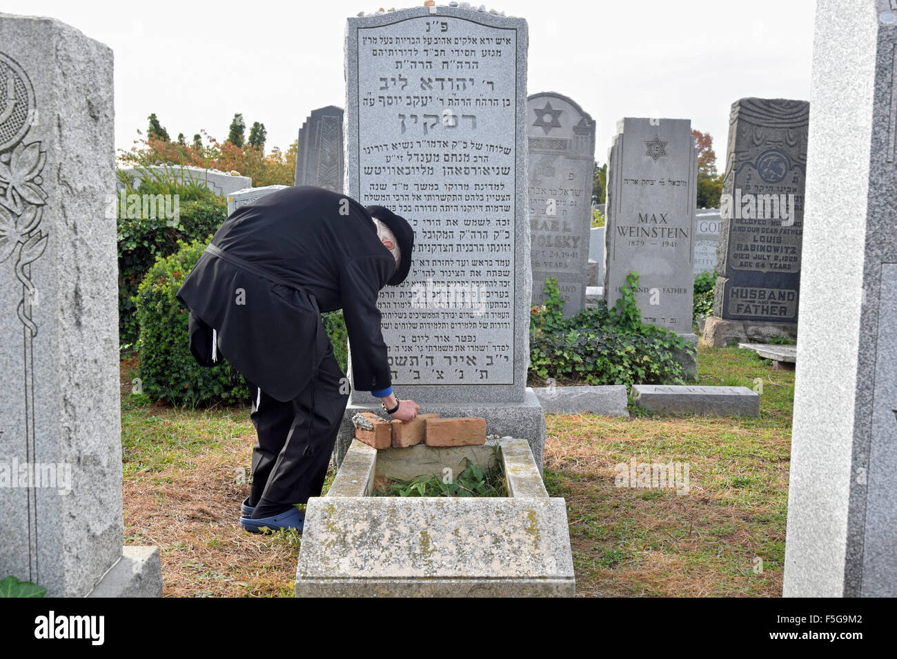Placing stones hi-res stock photography and images - Alamy