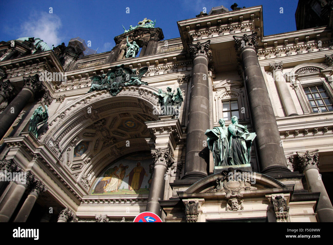 Dom details hi-res stock photography and images - Alamy