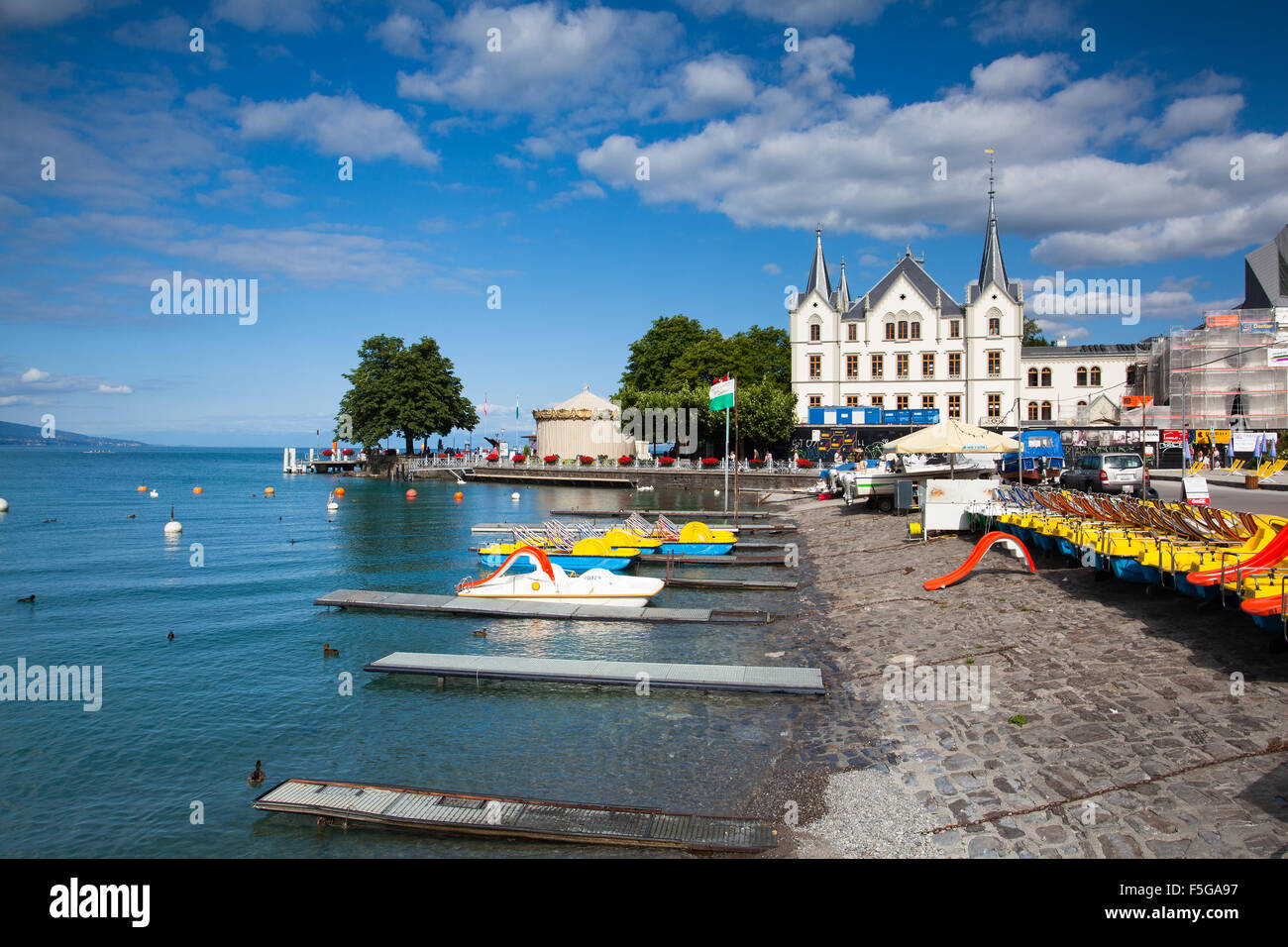 Lausanne ouchy beach lake geneva hi-res stock photography and images ...