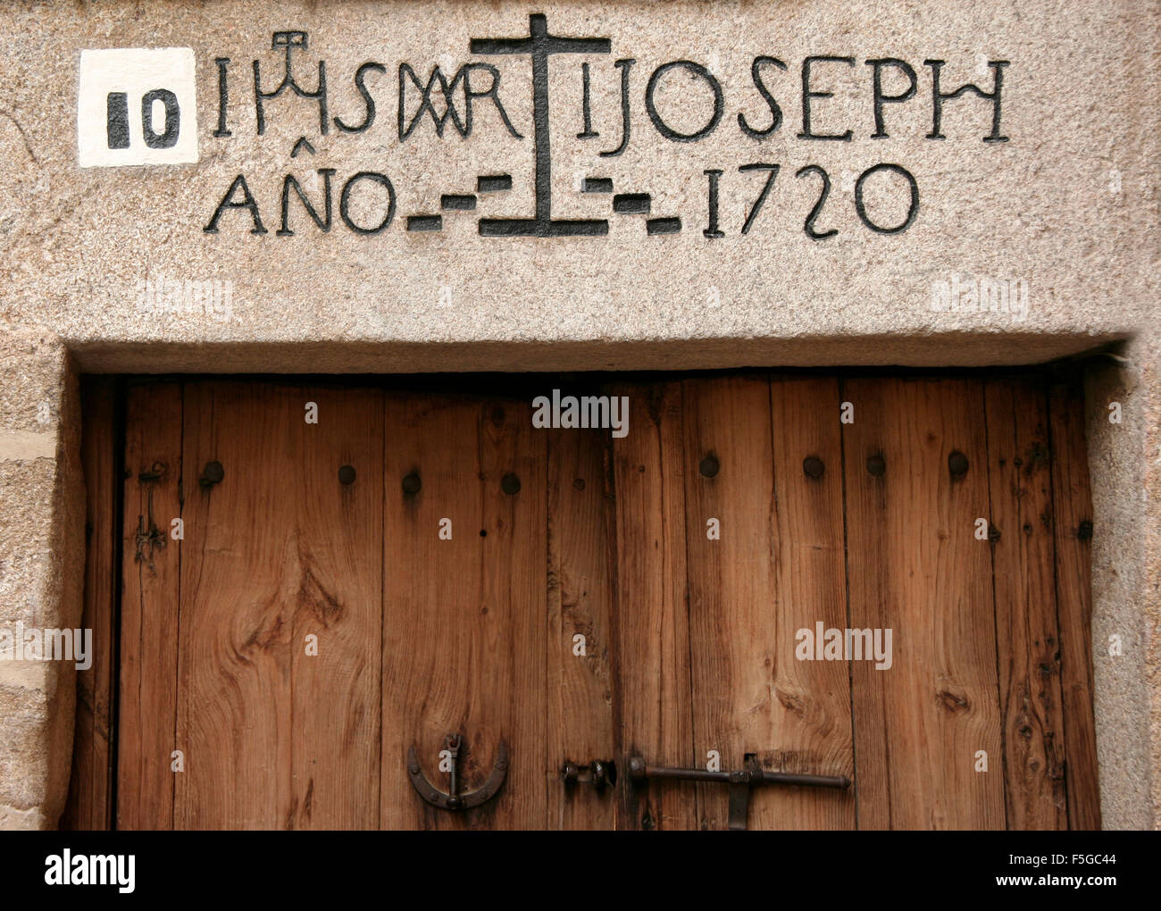 Jewish neighborhood door with inscriptions over the door, Caceres ...