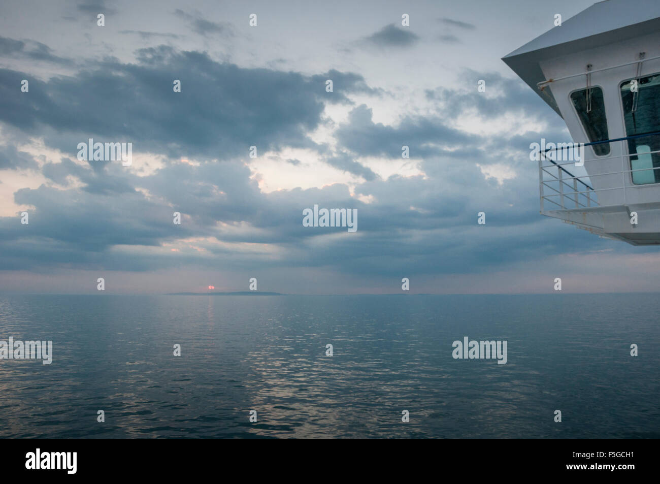 English channel ship hi-res stock photography and images - Alamy