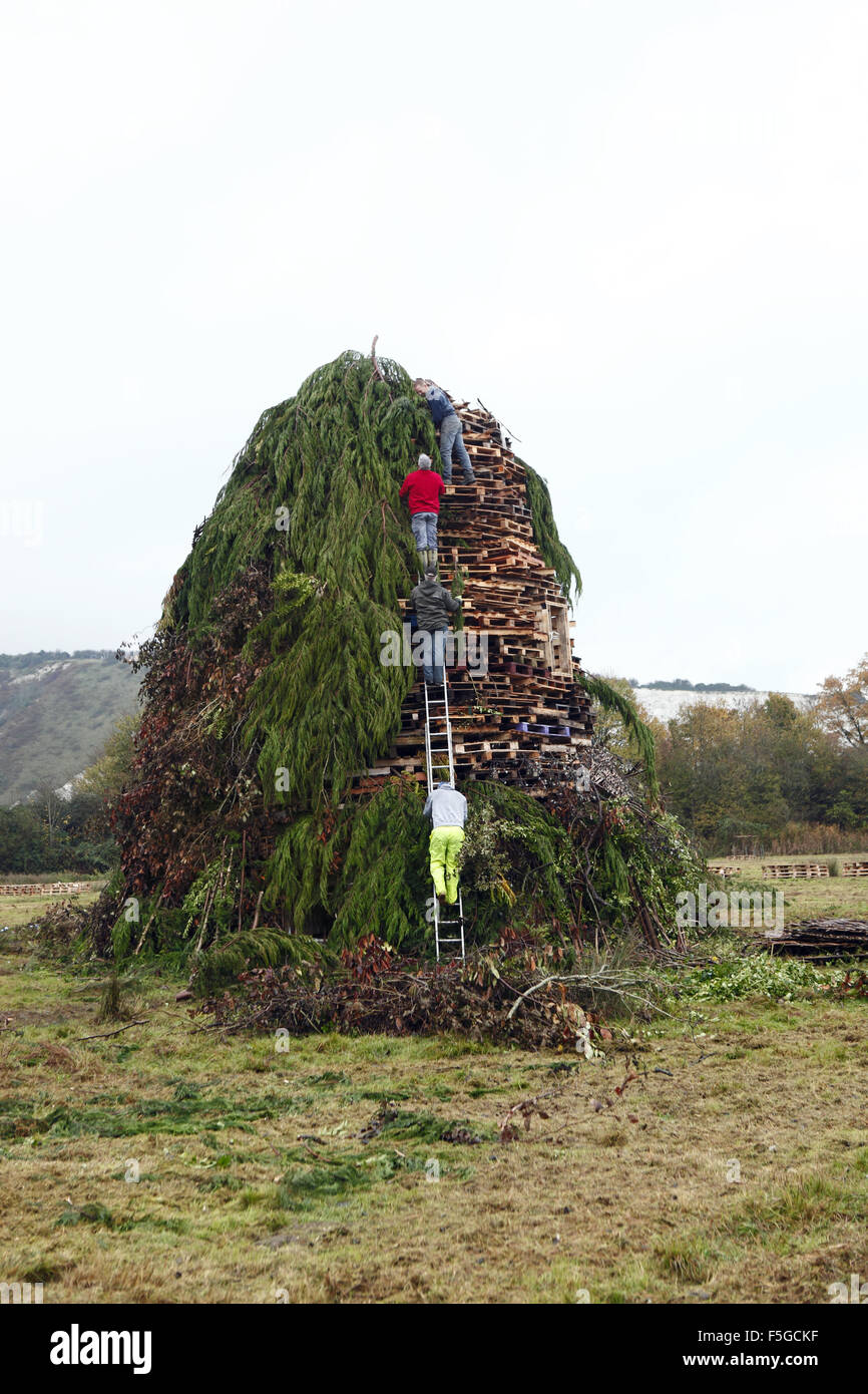 Team build quirky hi-res stock photography and images - Alamy
