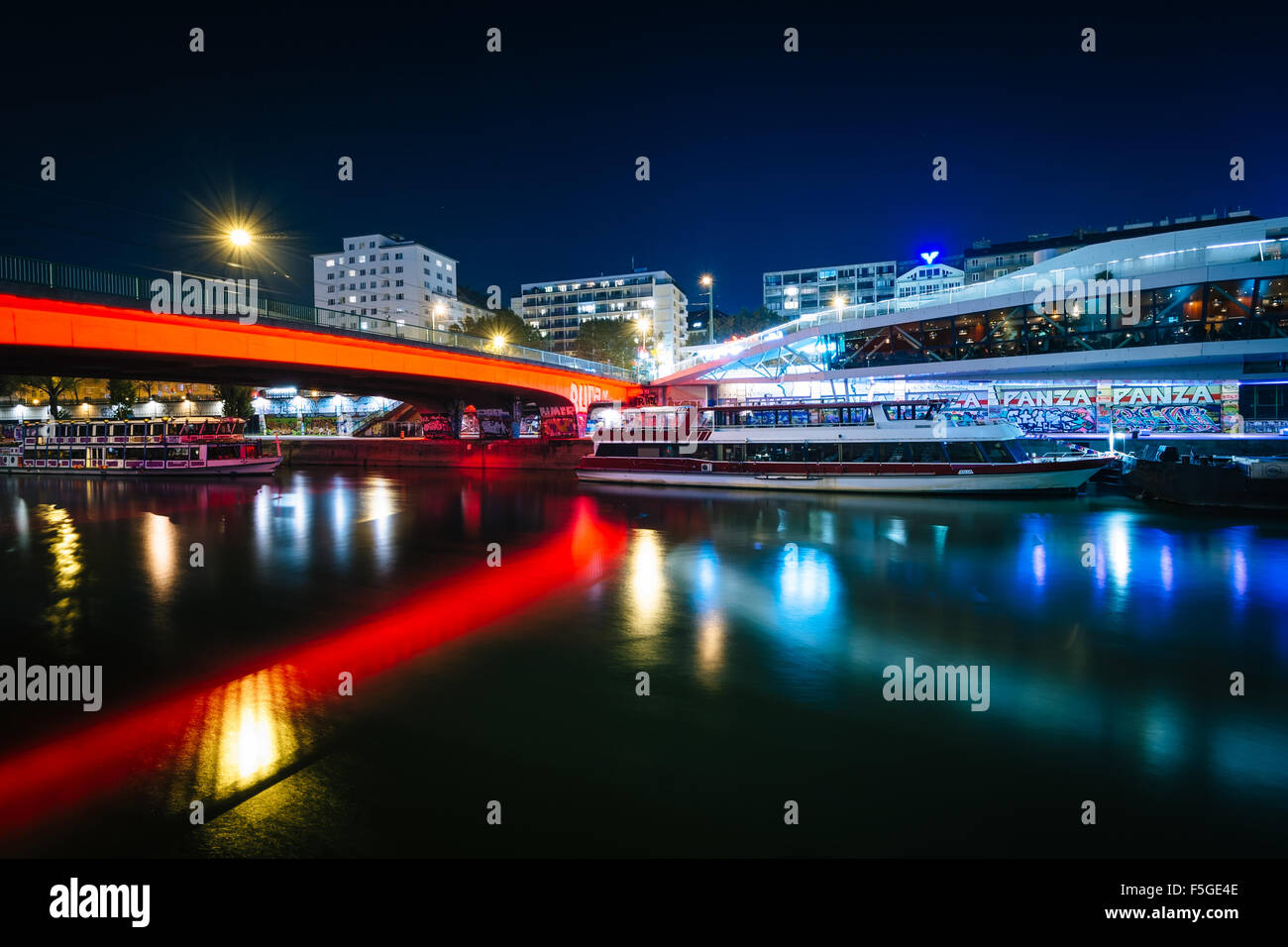 Vienna bridge hi-res stock photography and images - Alamy