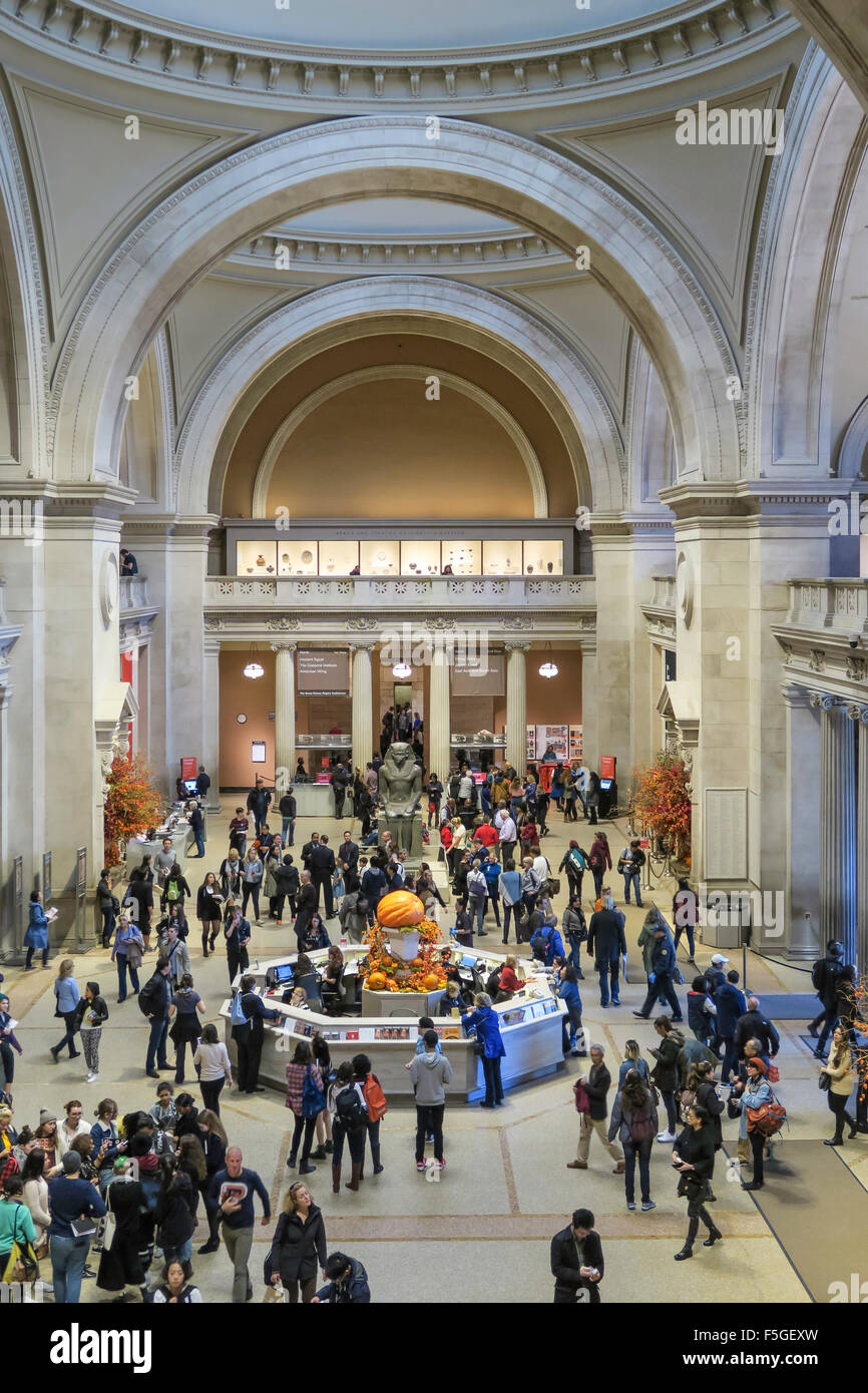 The Metropolitan Museum of Art, The Great Hall, NYC Stock Photo - Alamy