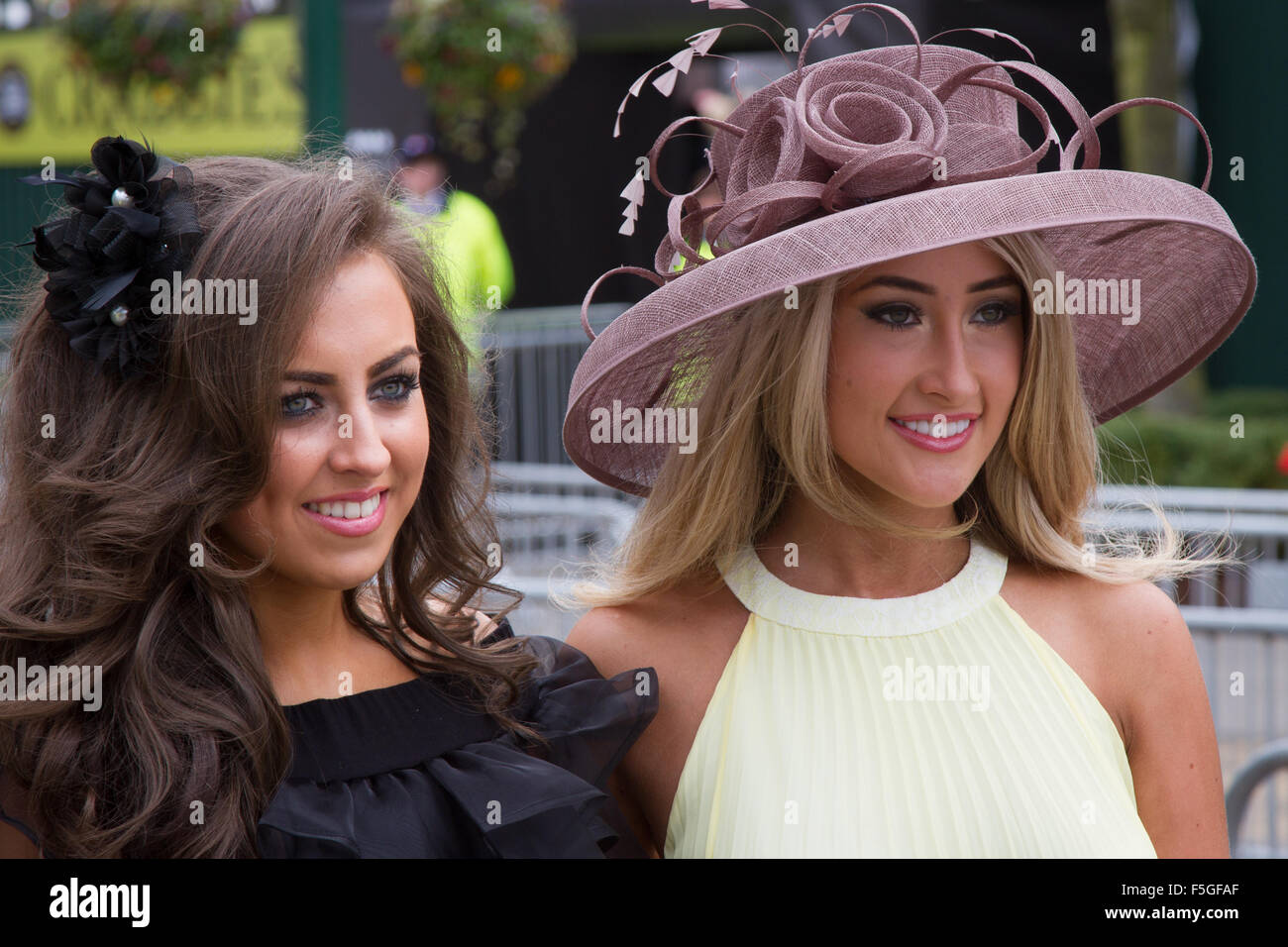 Aintree Ladies Day Race High Resolution Stock Photography and Images ...