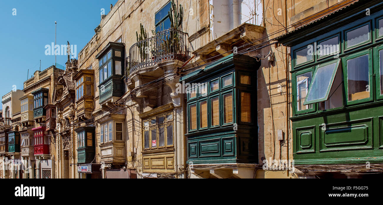 Oriel windows hi-res stock photography and images - Alamy