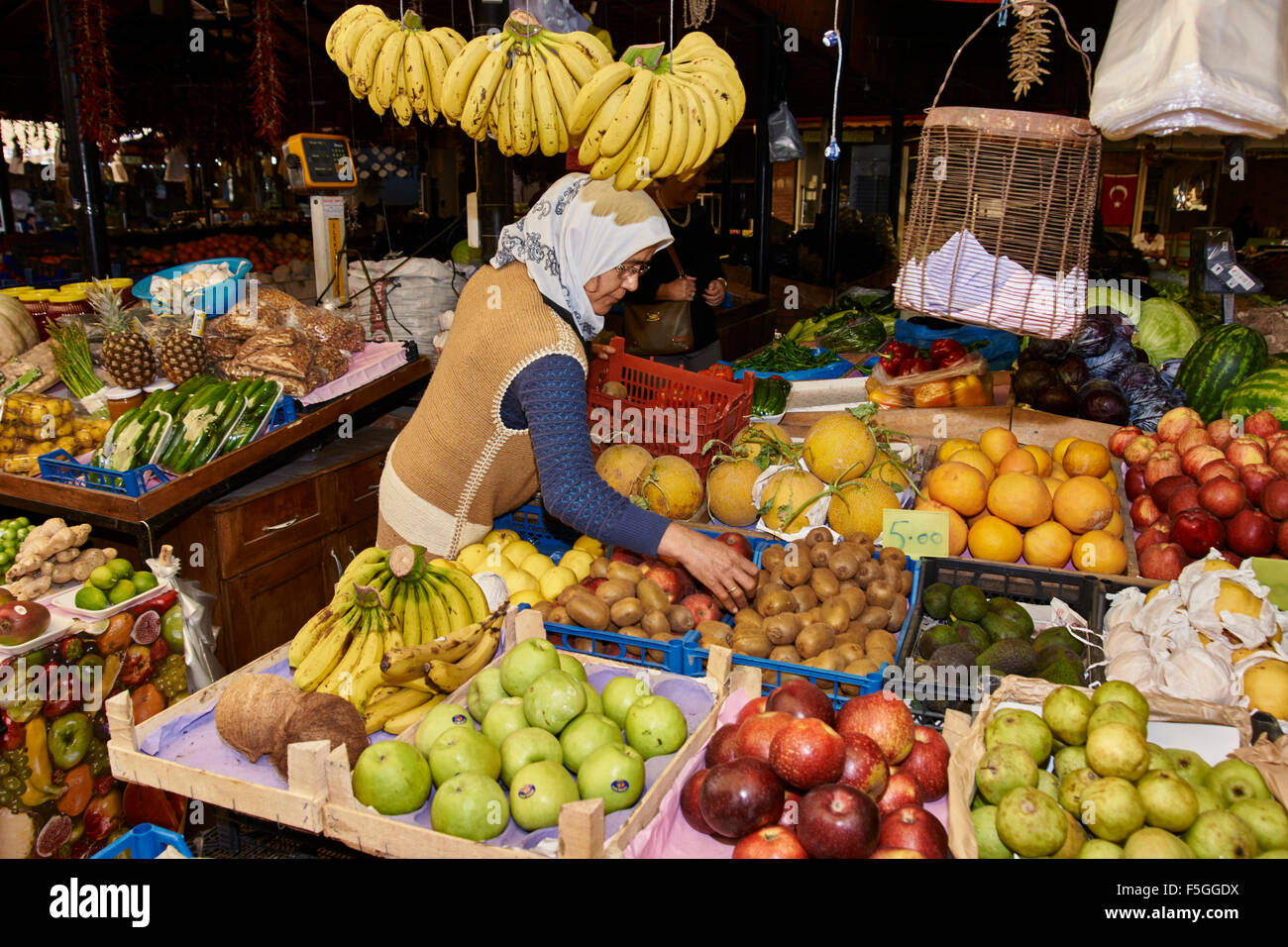 Fruit and veg displays hi-res stock photography and images - Alamy