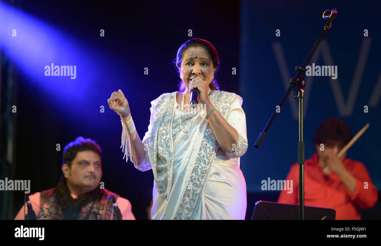 Asha bhosle hi-res stock photography and images - Alamy