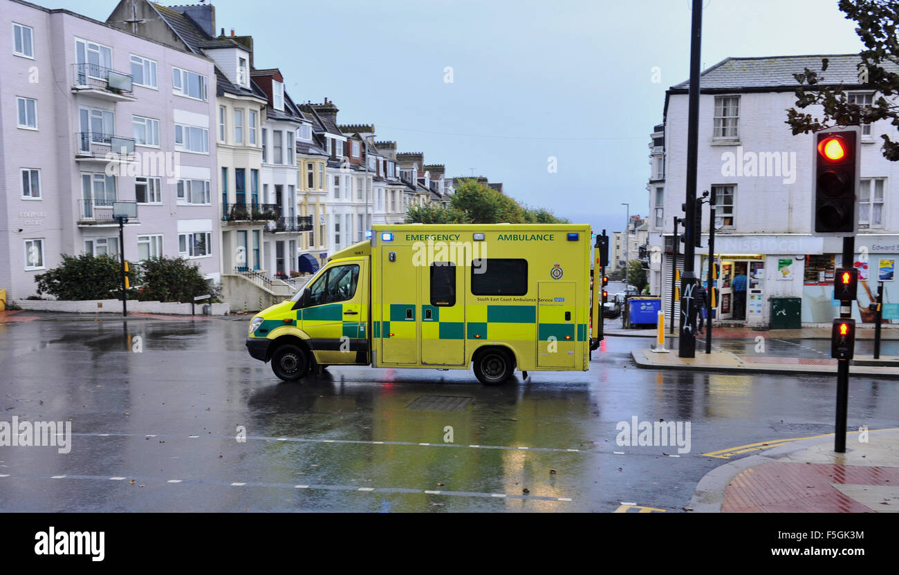 South east coast ambulance service hi-res stock photography and images ...