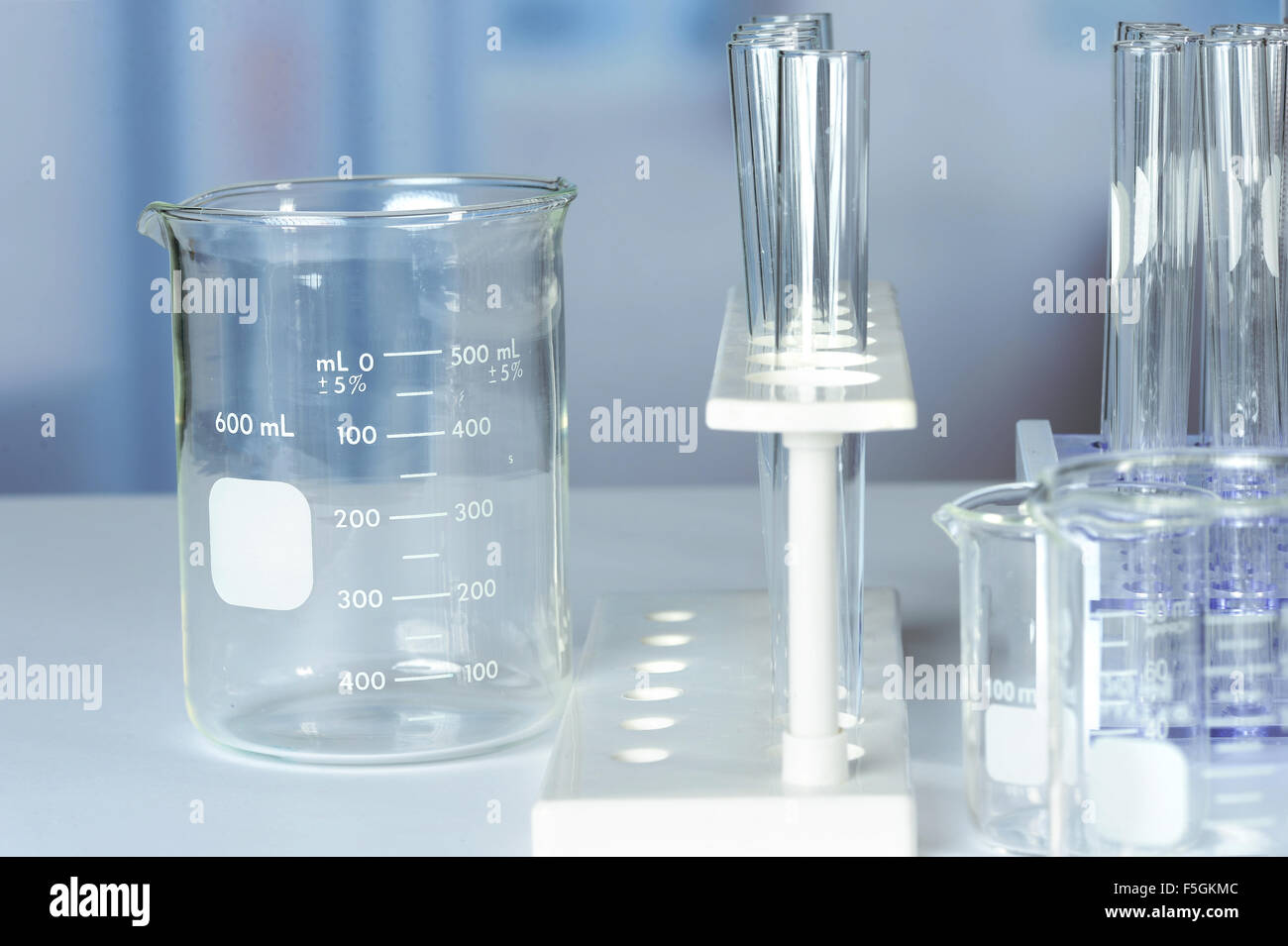 Lab container hi-res stock photography and images - Alamy