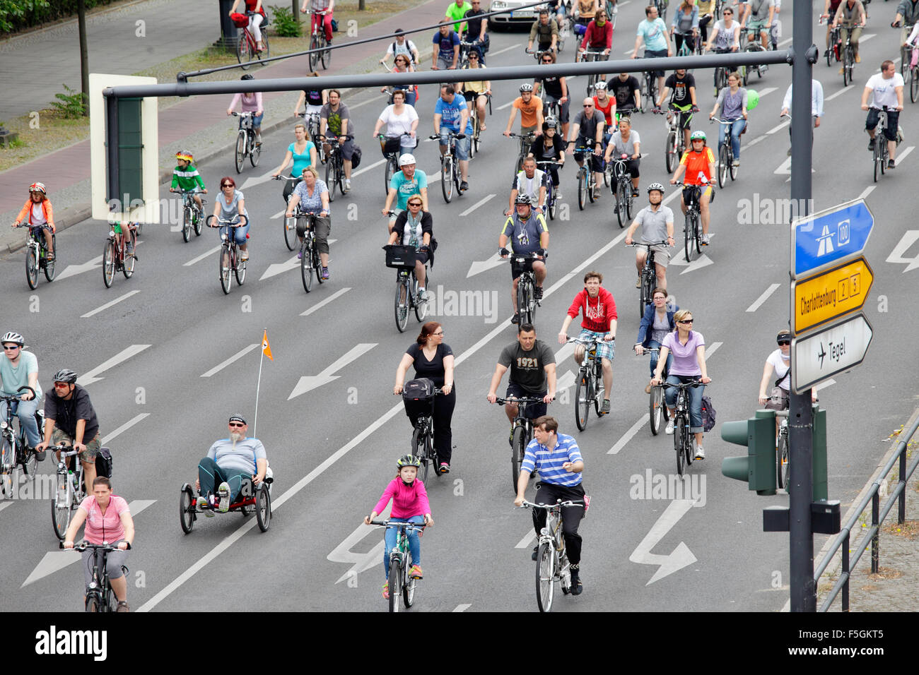 Berlin, Germany, 39th rally of the ADFC Strasse des 17. Juni Stock ...