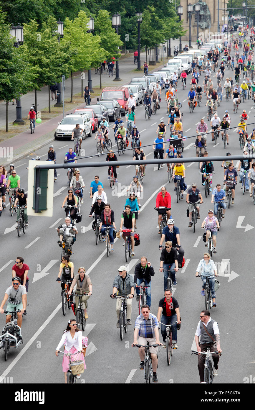 Berlin, Germany, 39th rally of the ADFC Strasse des 17. Juni Stock ...