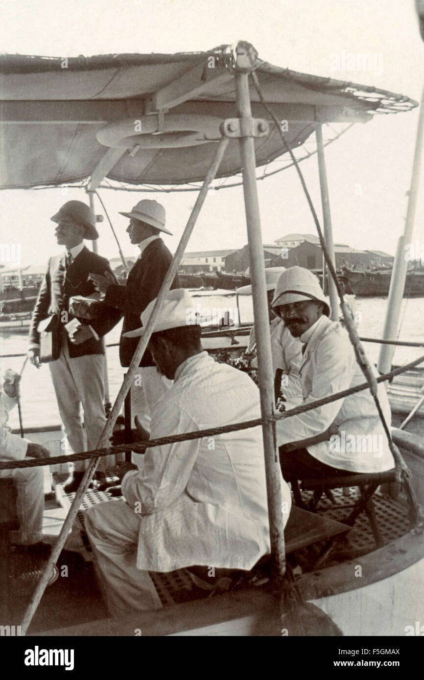 British colonialists on a boat hi-res stock photography and images - Alamy