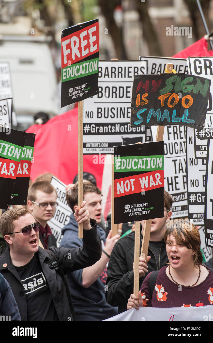 London, UK. 04th Nov, 2015. A student march against fees and many other ...