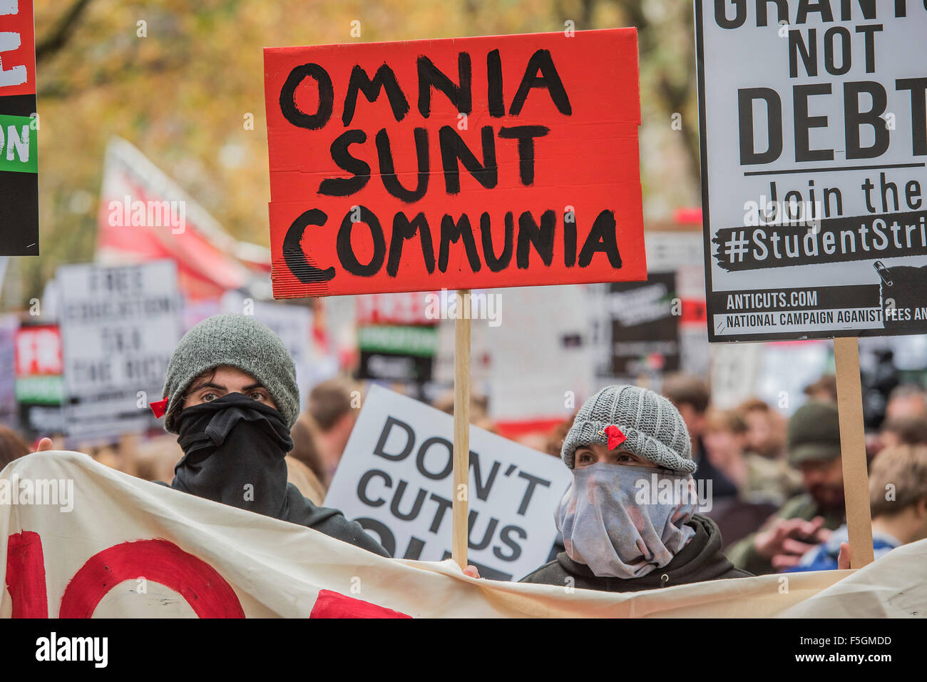 London, UK. 04th Nov, 2015. A student march against fees and many other ...