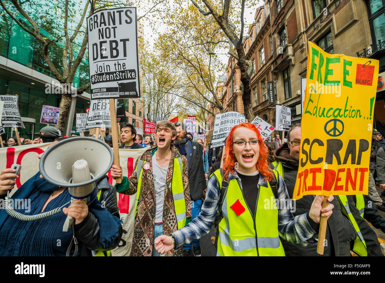 London, UK. 04th Nov, 2015. A student march against fees and many other ...
