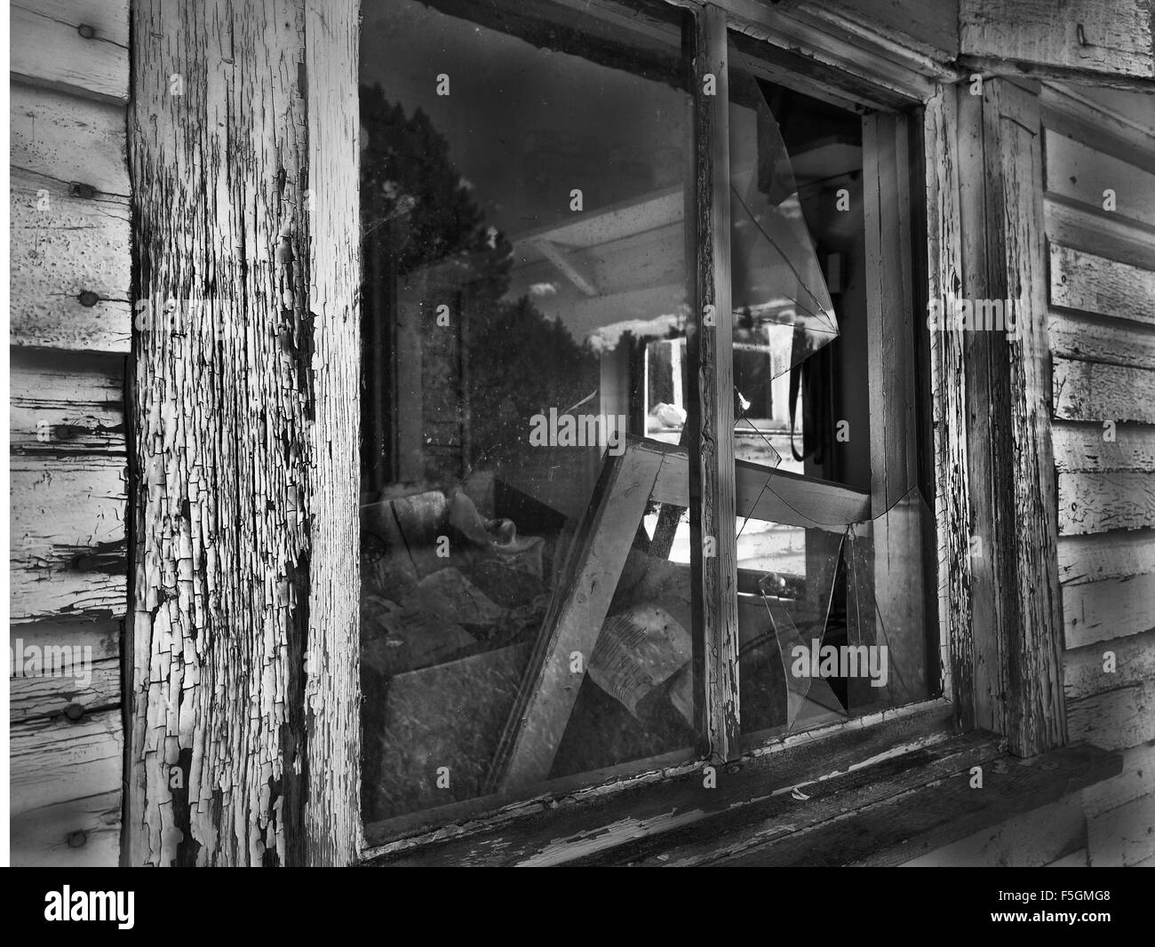 Old open window Black and White Stock Photos & Images - Alamy