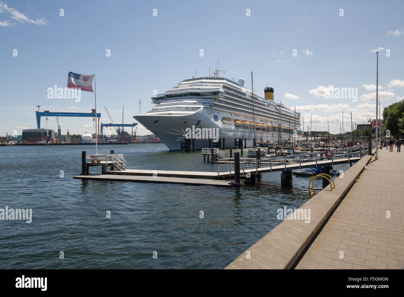 Harbor kiel hi-res stock photography and images - Alamy