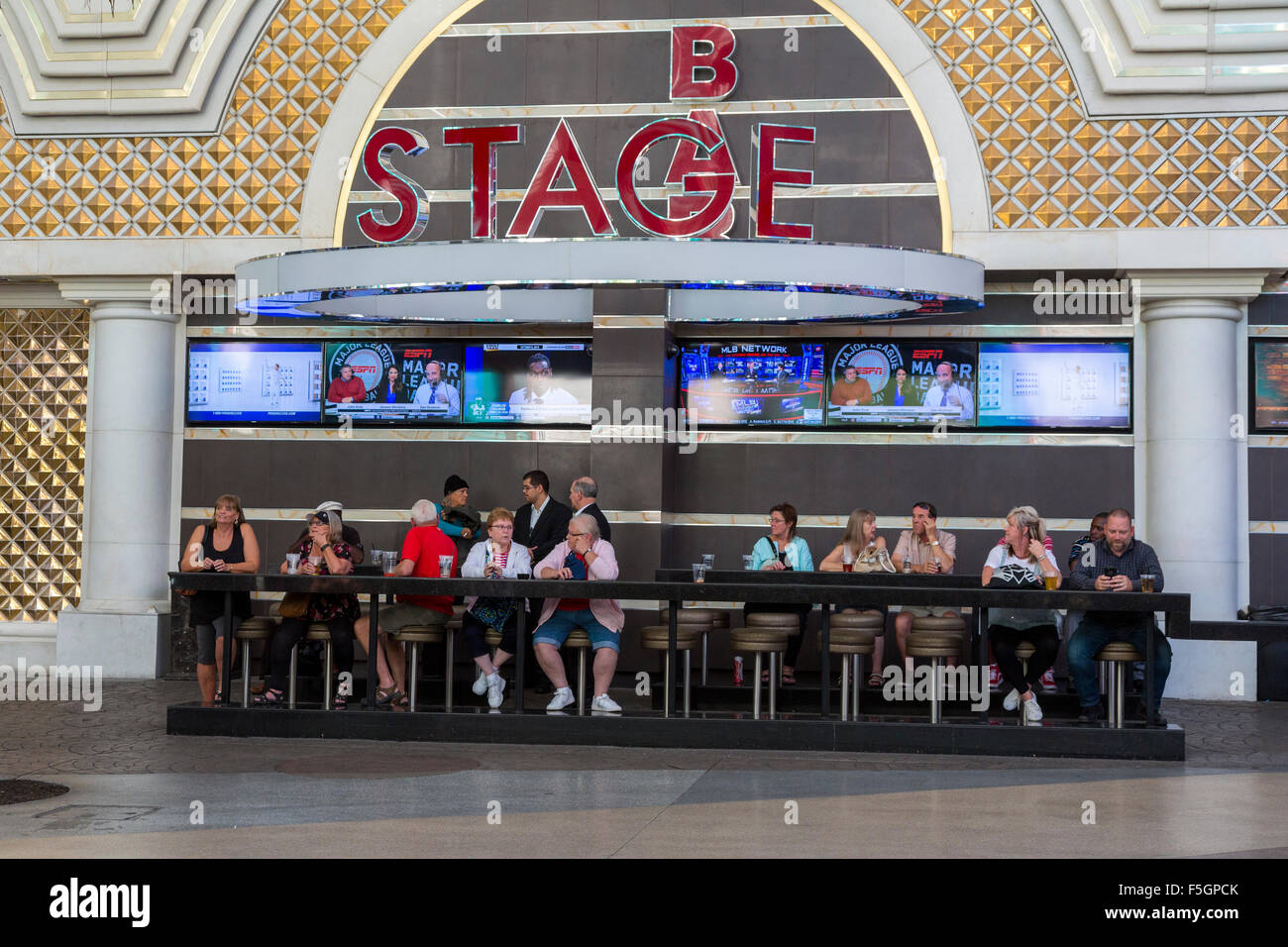 Street stage hi-res stock photography and images - Alamy