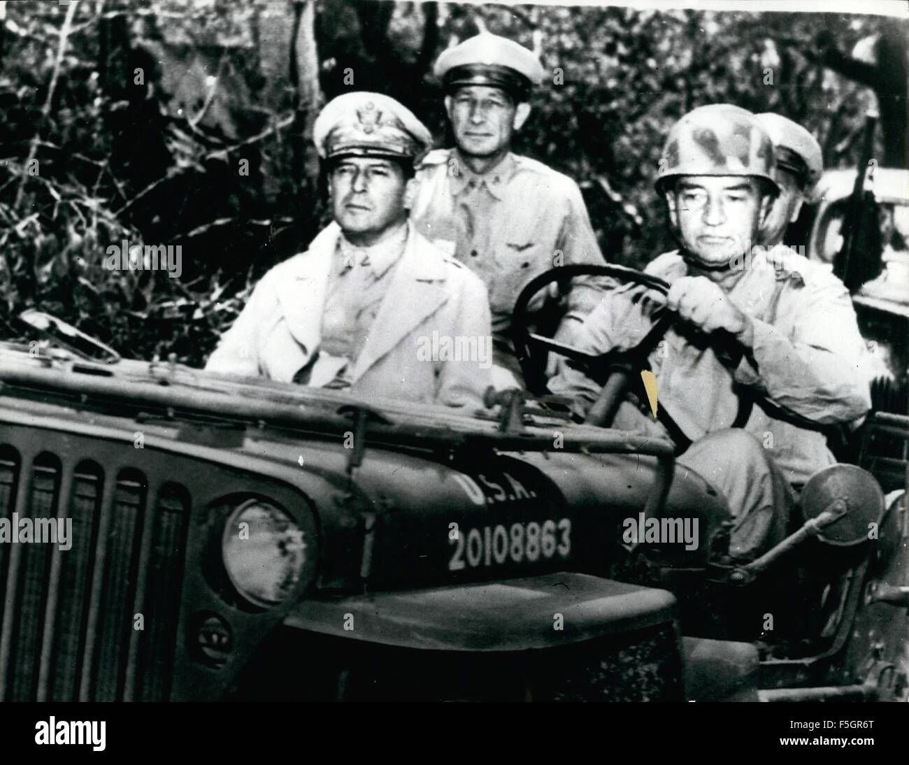 1945 - World War II General Macarthur Visits His Troops Souwest Pacific ...