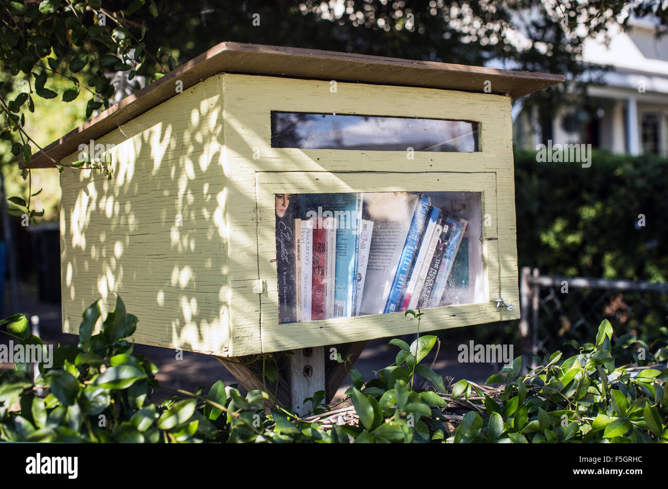 Little free library hi-res stock photography and images - Alamy