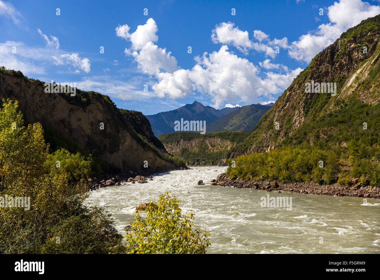 Yarlung Tsangpo river in Tibet, China Stock Photo - Alamy