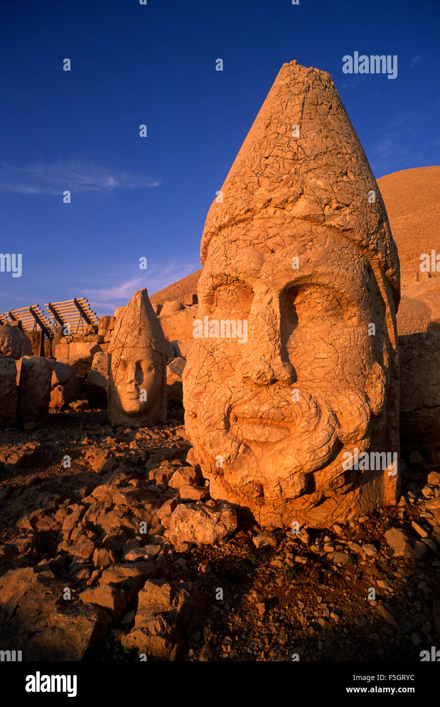 Statues mount nemrut sunset hi-res stock photography and images - Alamy
