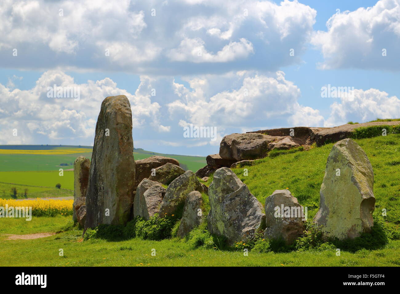 The West Kennet Long Barrow is part of the Avebury Neolithic complex in ...