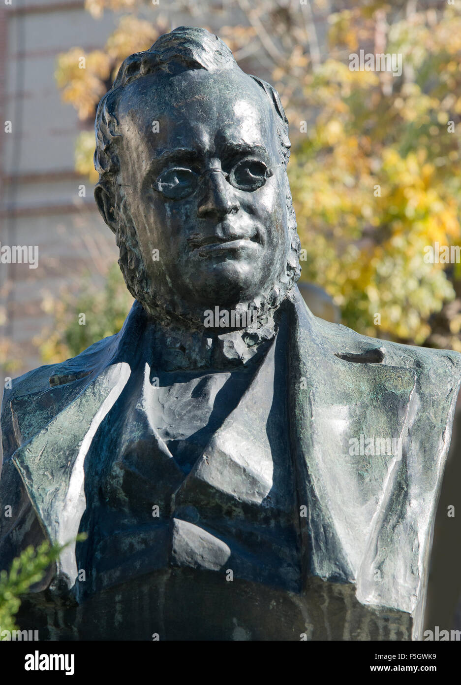 A statue of the Conte Camillo Benso di Cavour Stock Photo - Alamy
