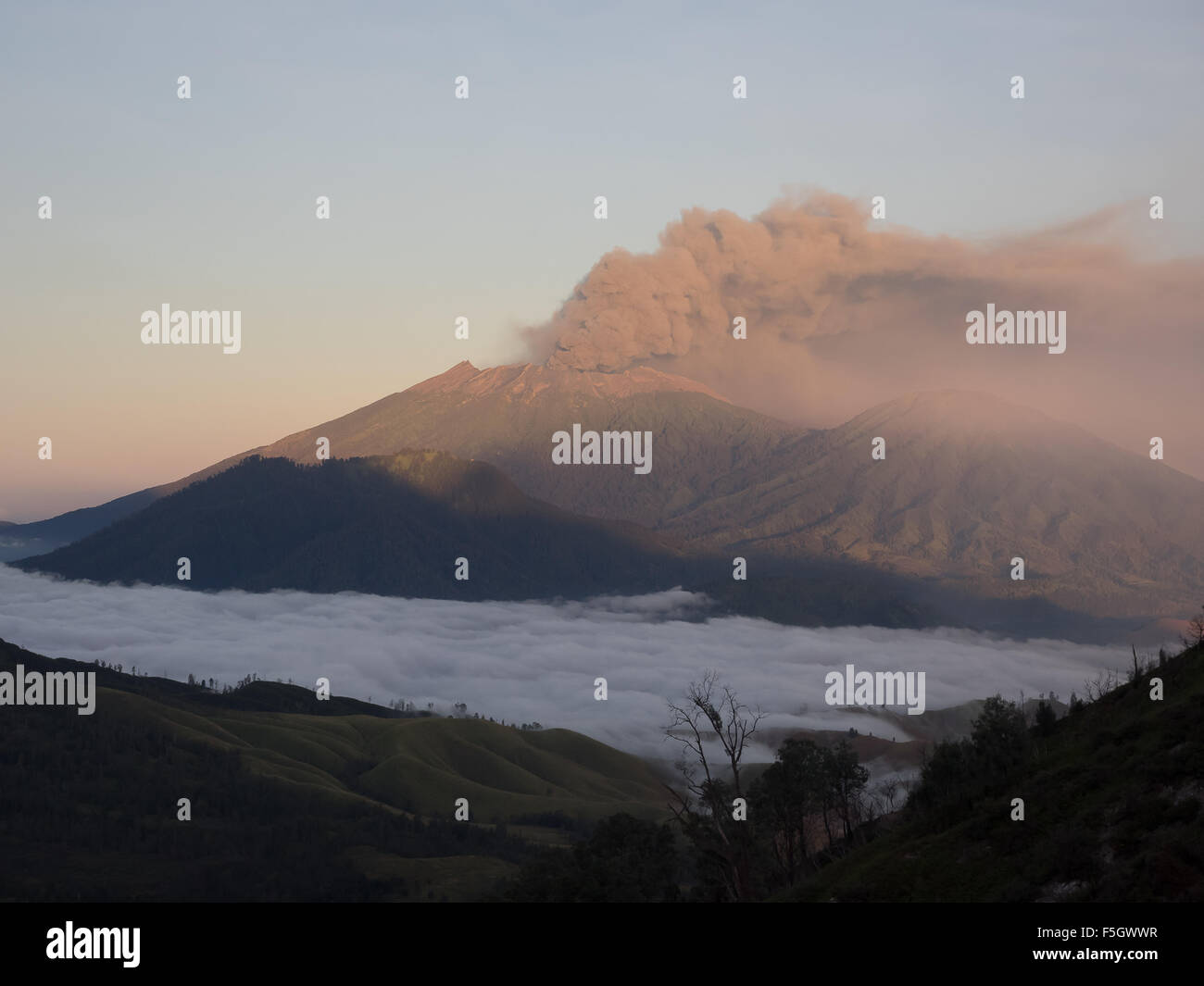 Mt Raung eruption, java, july 2015 Stock Photo - Alamy