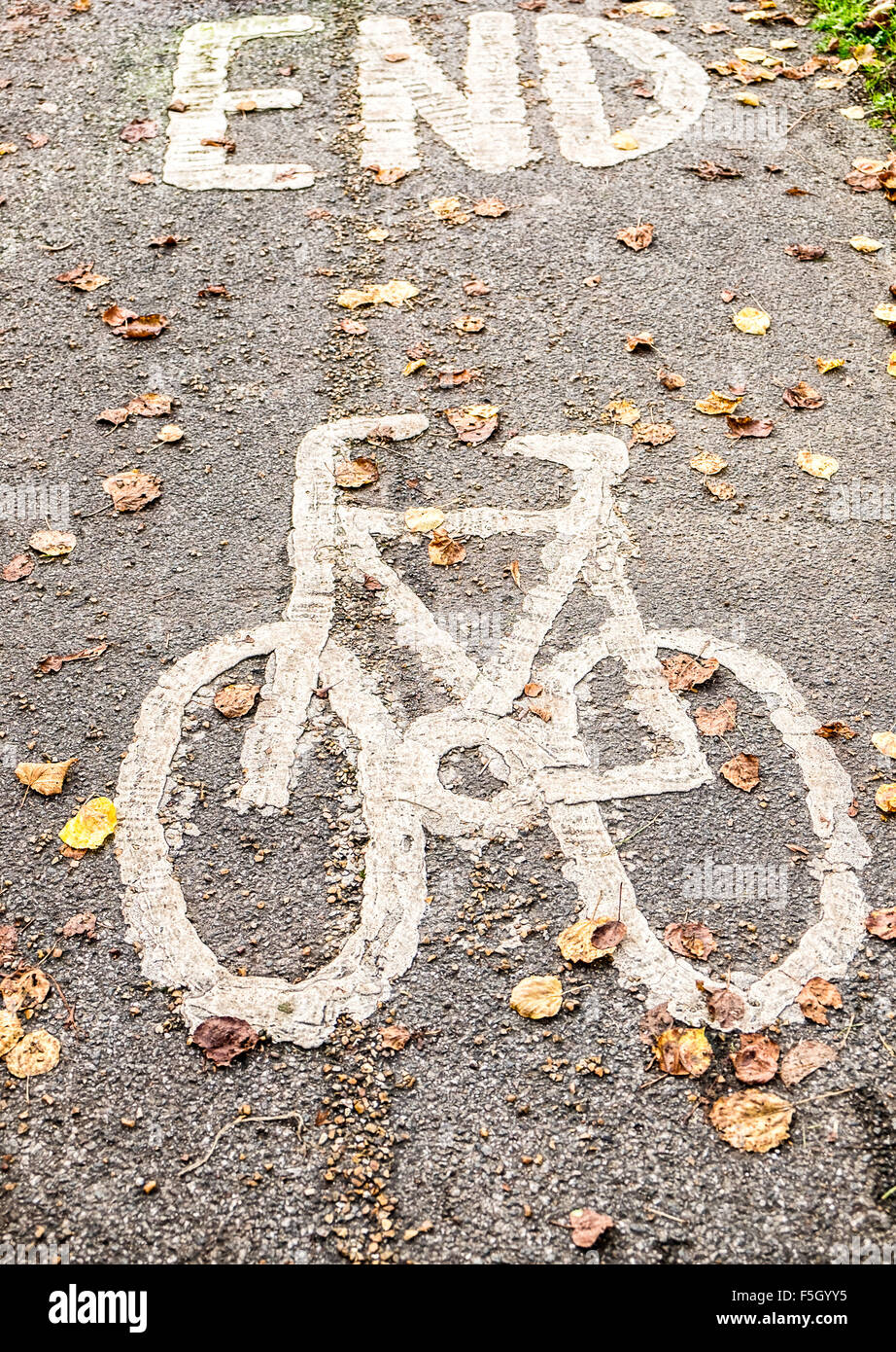 cycle path painted sign Stock Photo - Alamy