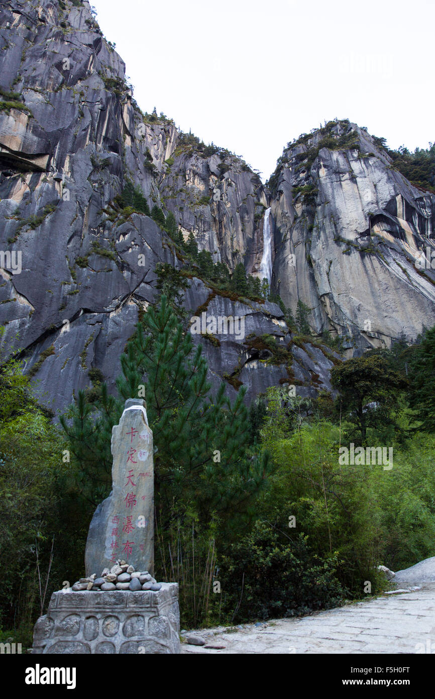Kadinggou scenic spot in Tibet, China Stock Photo - Alamy