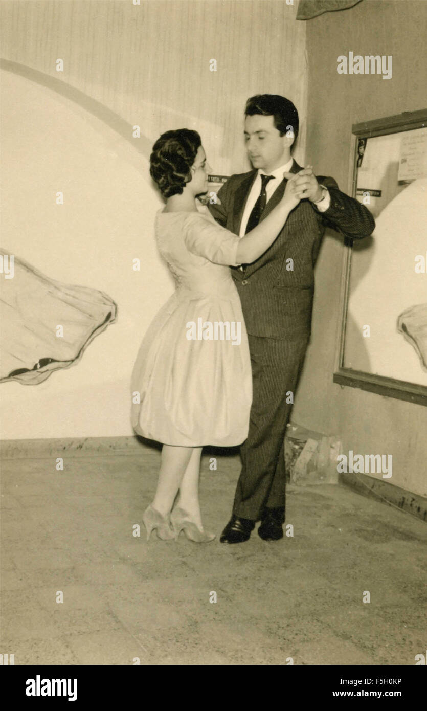 1950s couple dancing hi-res stock photography and images - Alamy