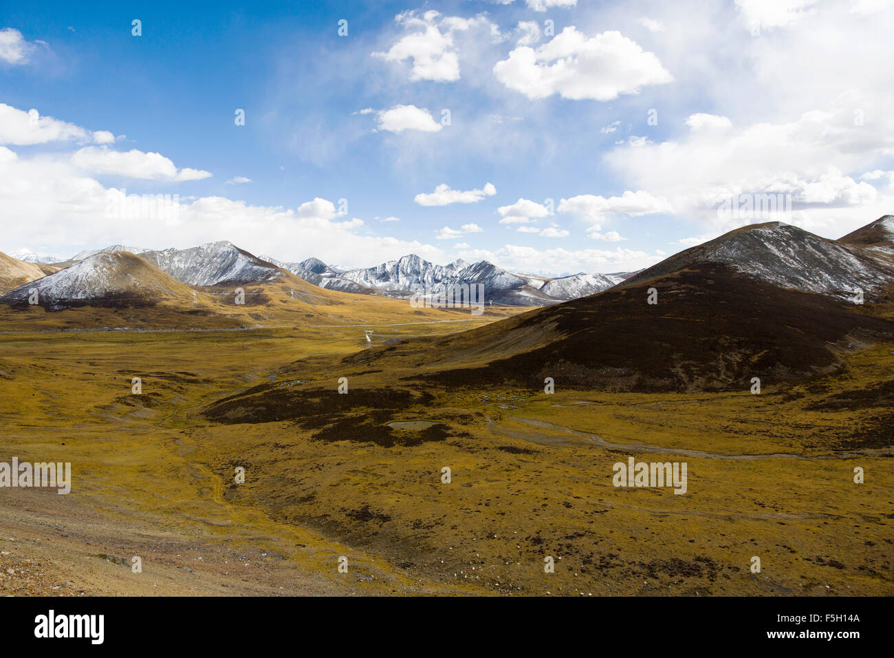 Tanggula mountains in Tibet, China Stock Photo - Alamy Tanggula mountains in Tibet, China Stock Photo - Alamy