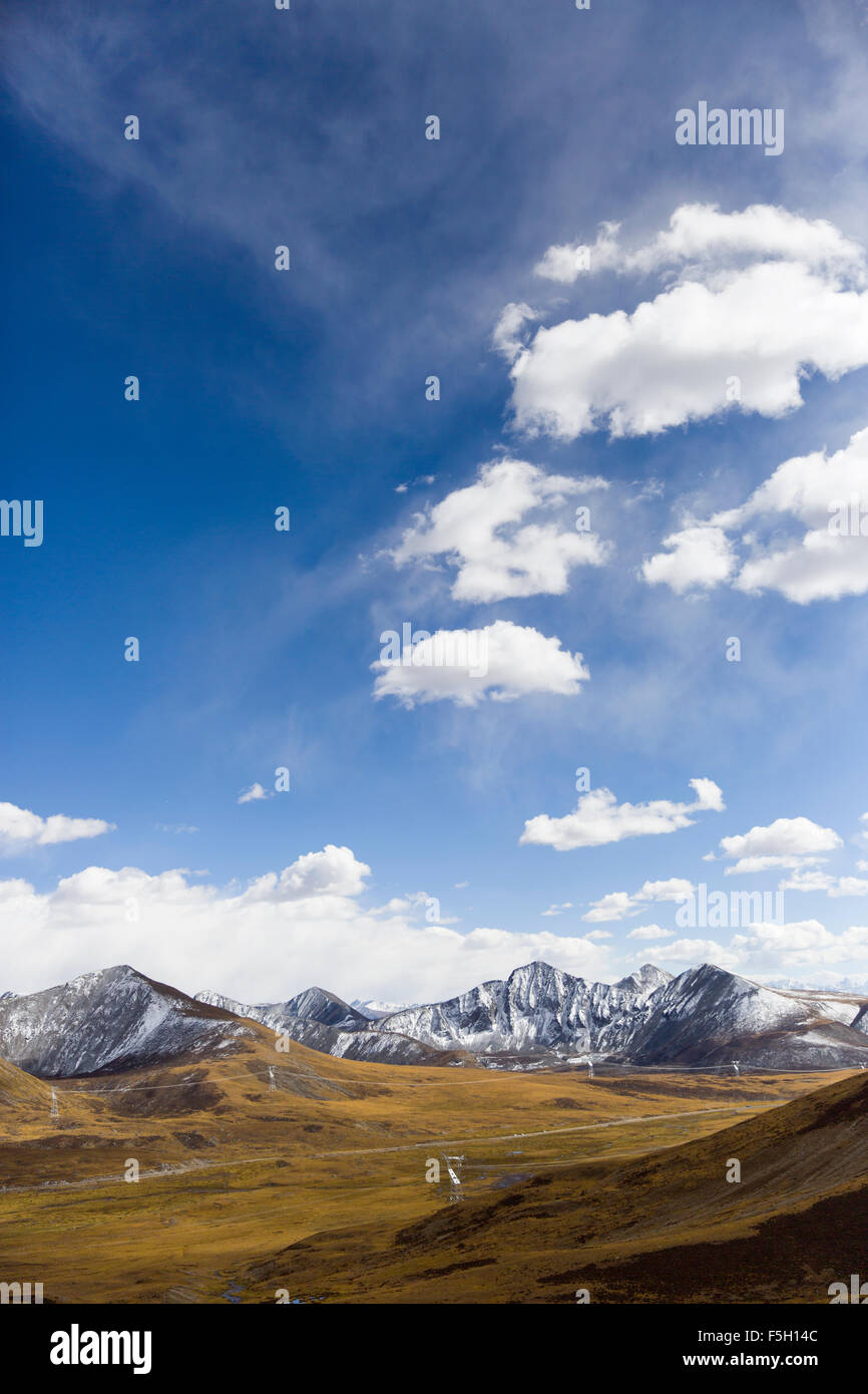 Tanggula mountains in Tibet, China Stock Photo - Alamy