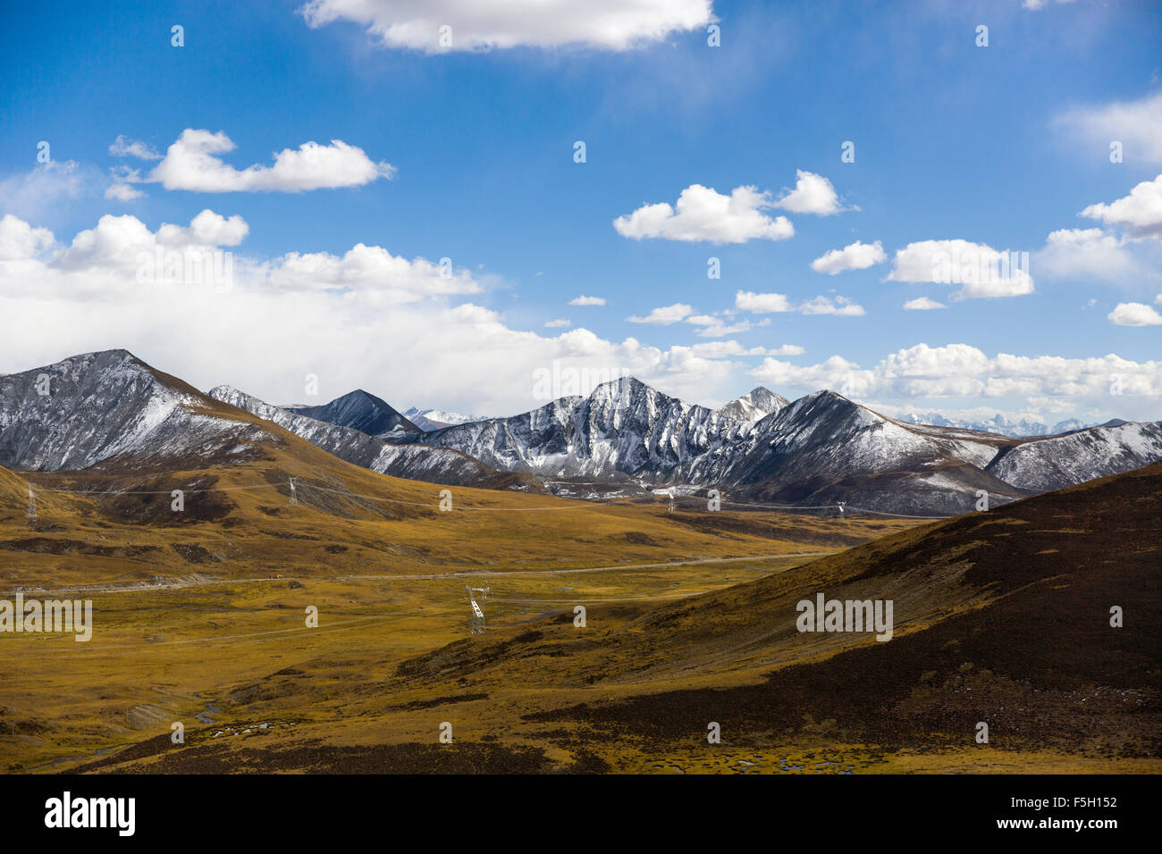Tanggula mountains in Tibet, China Stock Photo - Alamy Tanggula mountains in Tibet, China Stock Photo - Alamy