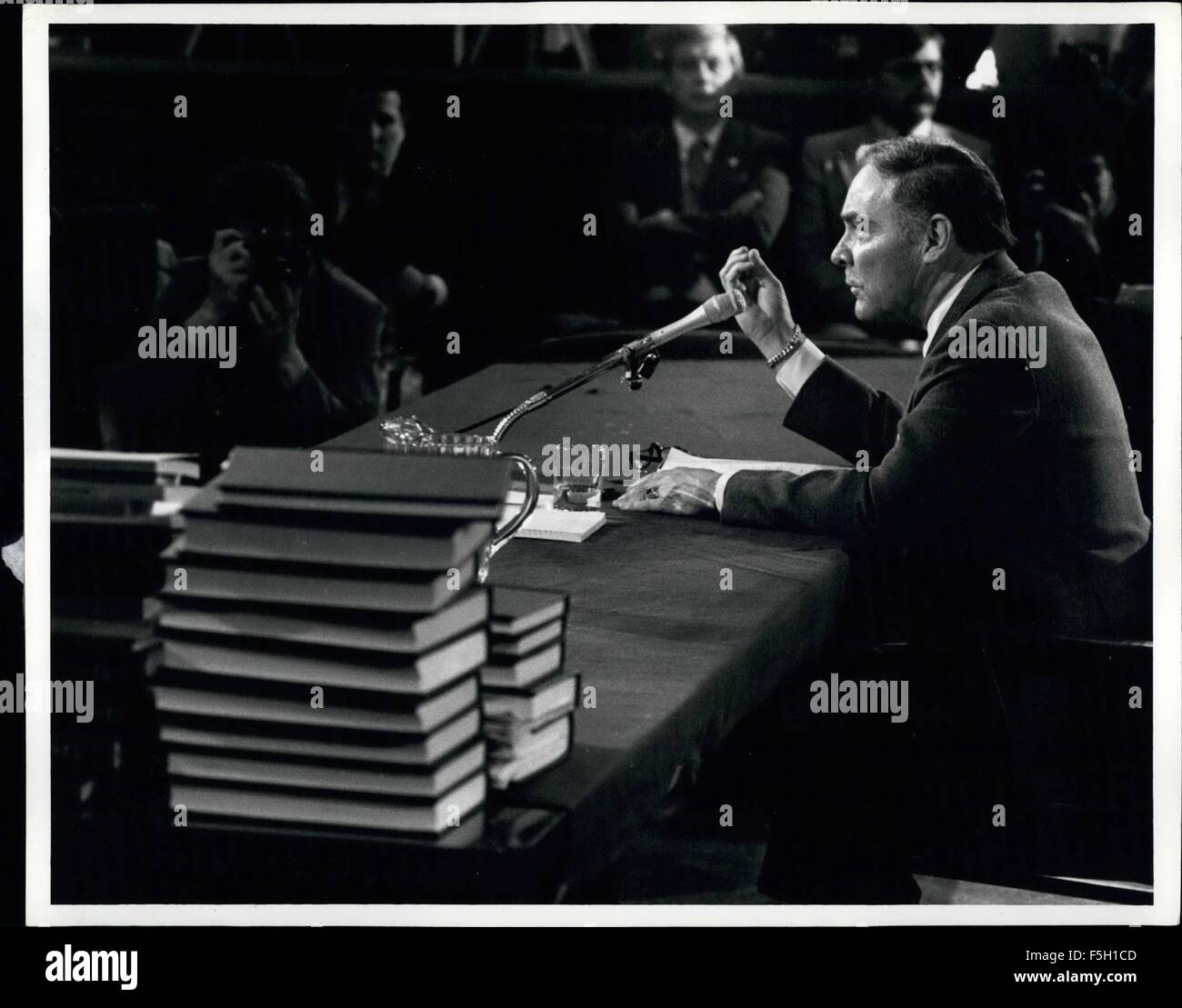 General haig testifies washington hi-res stock photography and images ...