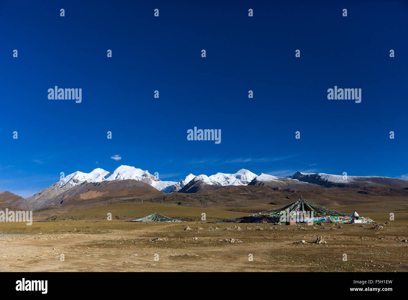 Tibetan west peak hi-res stock photography and images - Alamy