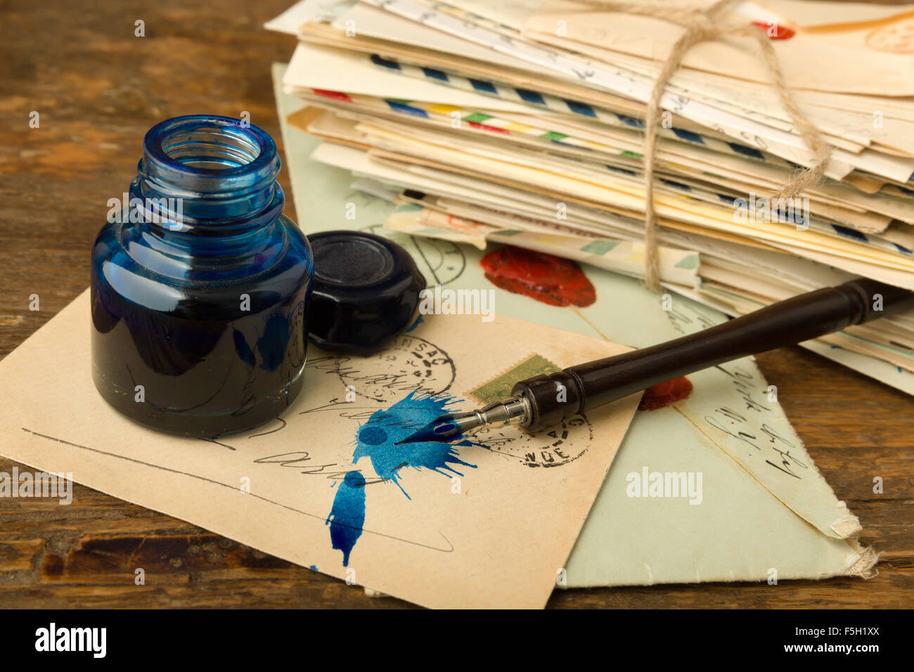 Old fountain pen ink hi-res stock photography and images - Alamy