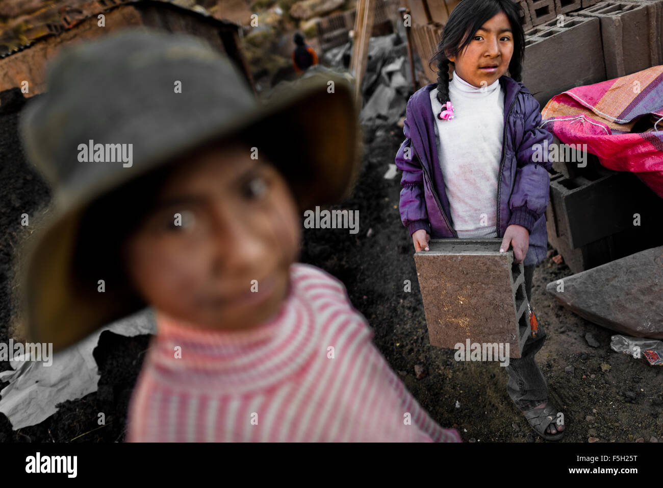 Children labour bricks hi-res stock photography and images - Alamy