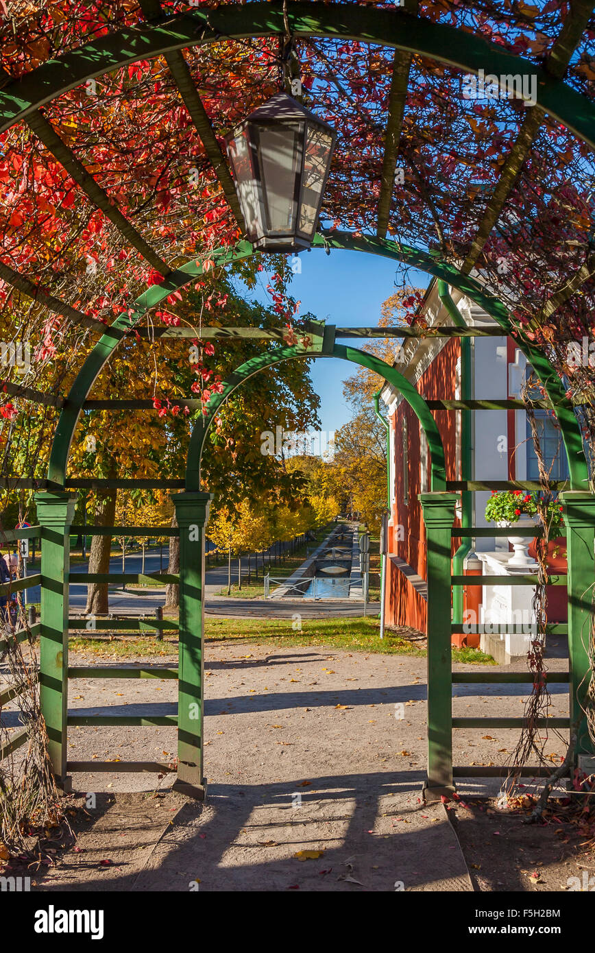 Pergola in Autumn Park Stock Photo - Alamy