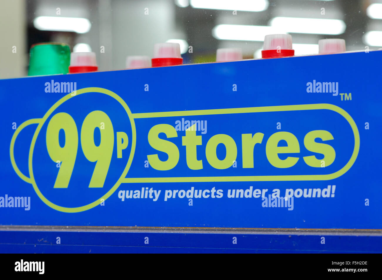 99p store sign hi-res stock photography and images - Alamy