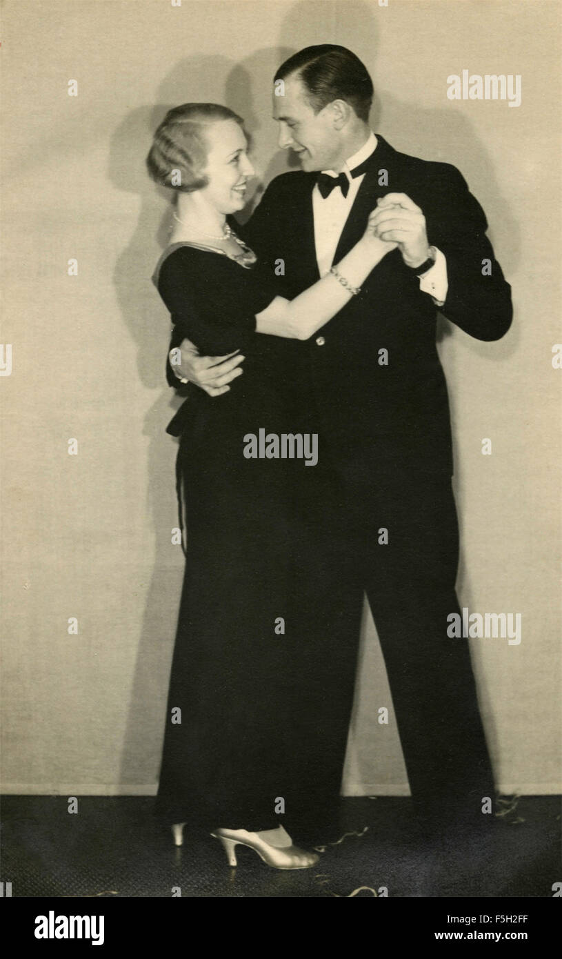 A couple dances a waltz Stock Photo - Alamy