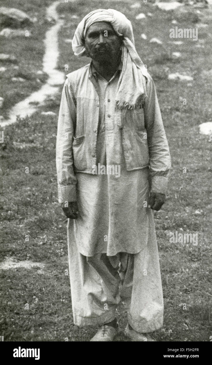 A man in traditional dress, Pakistan Stock Photo - Alamy