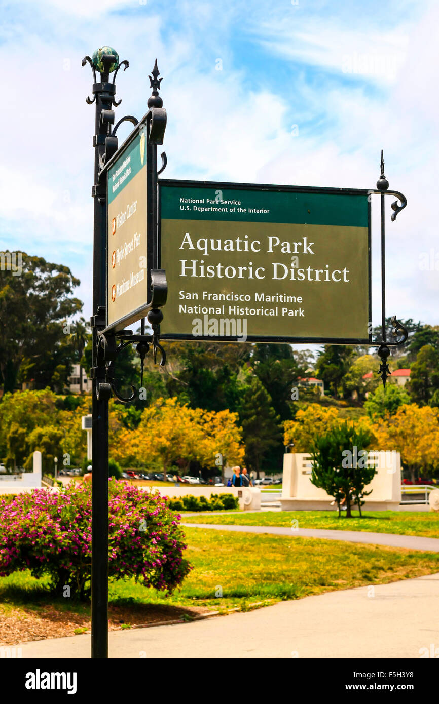 Historic district sign hi-res stock photography and images - Alamy
