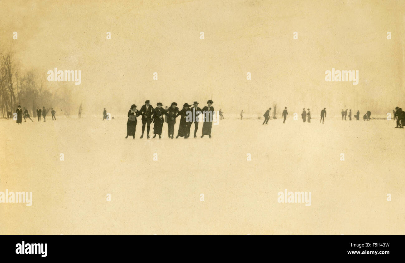 1920s ice skating hi-res stock photography and images - Alamy