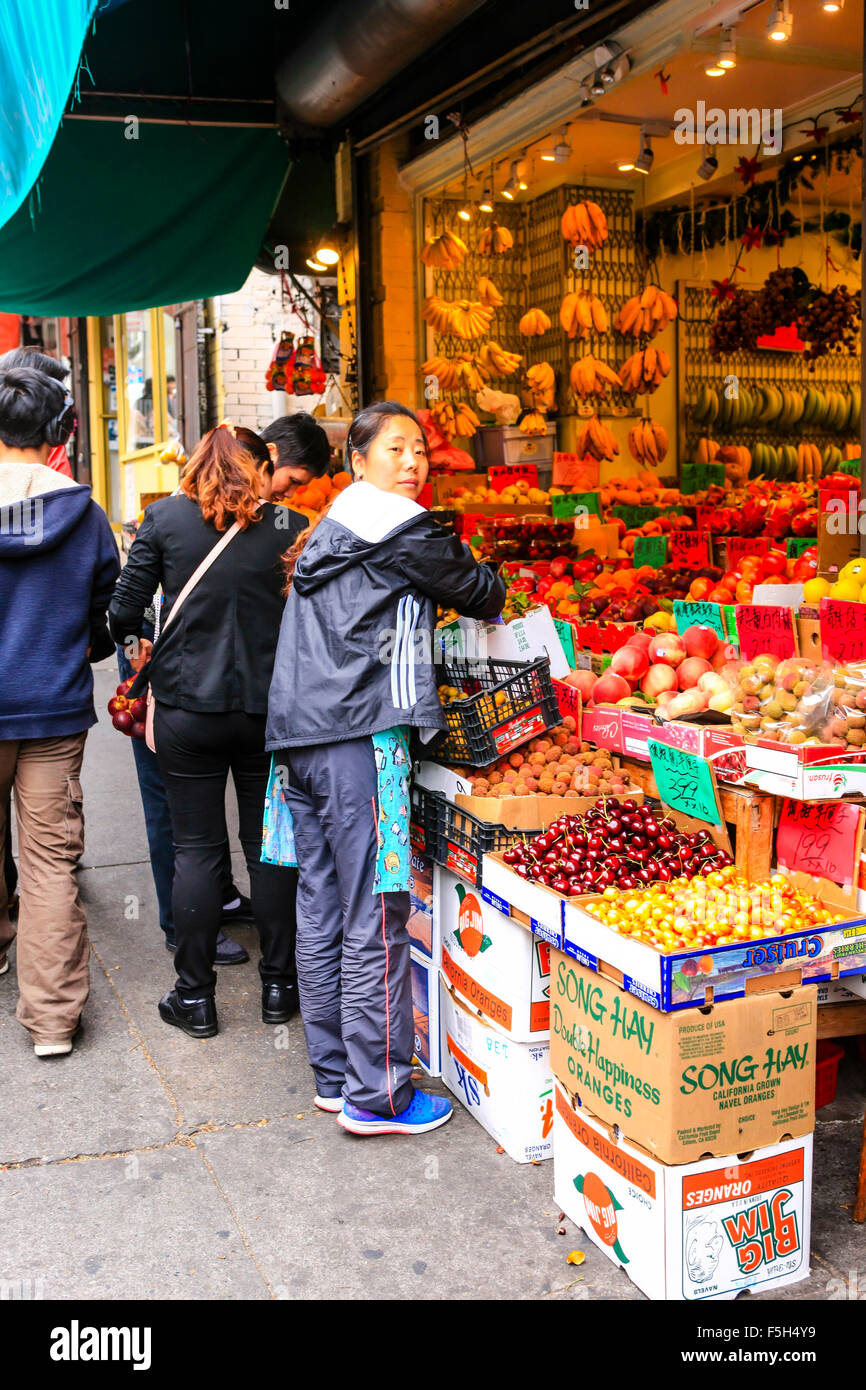 Chinese fruit and veg store hi-res stock photography and images - Alamy