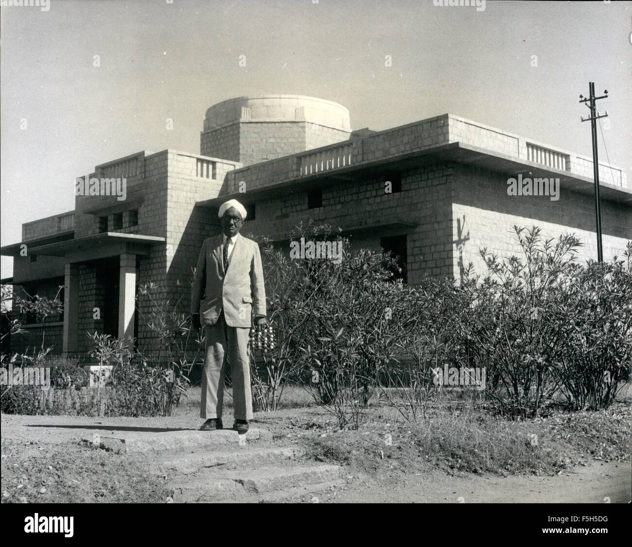 C v raman hi-res stock photography and images - Alamy